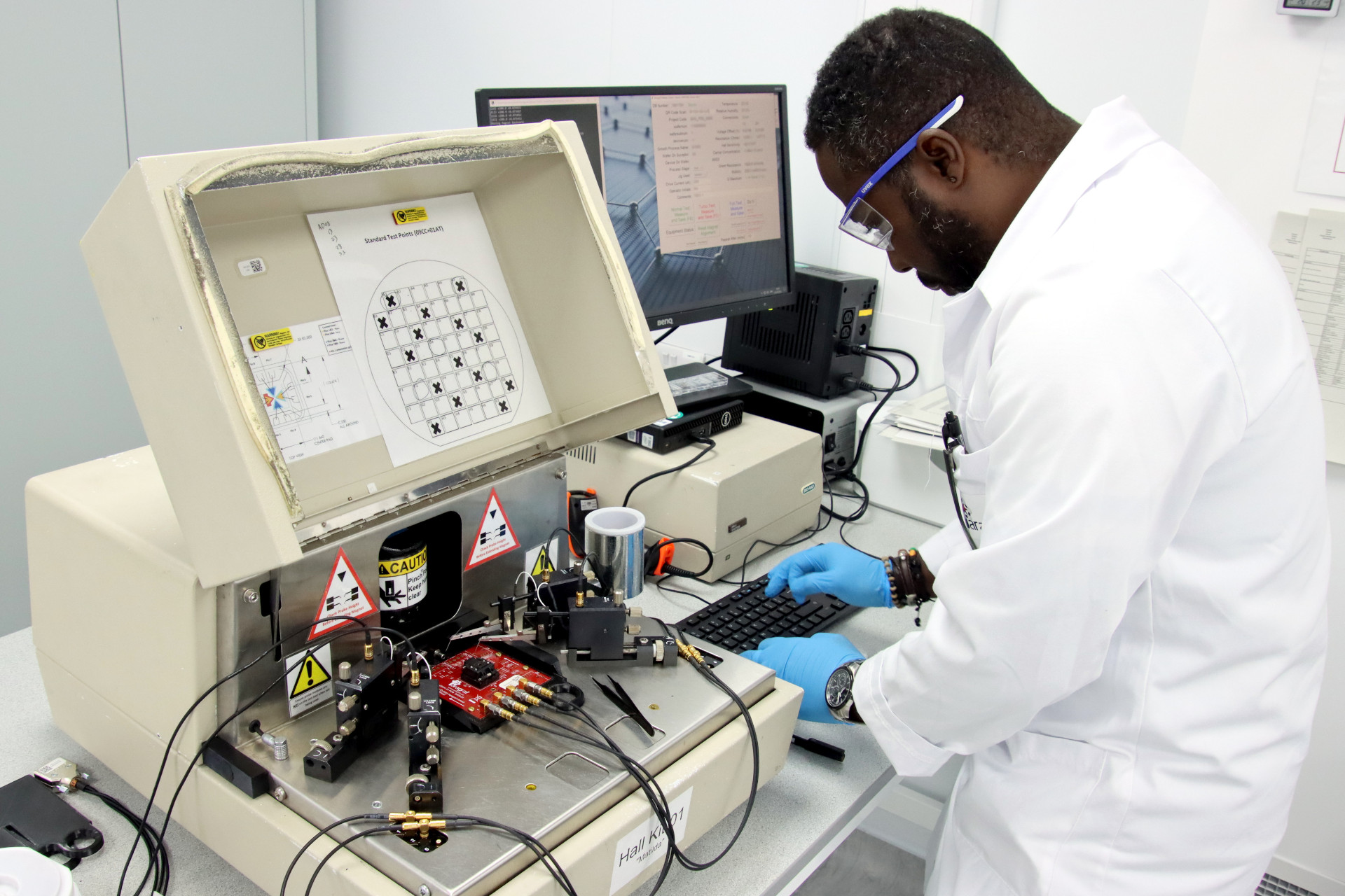 Seven-point plan for UK semiconductor success - Paragraf